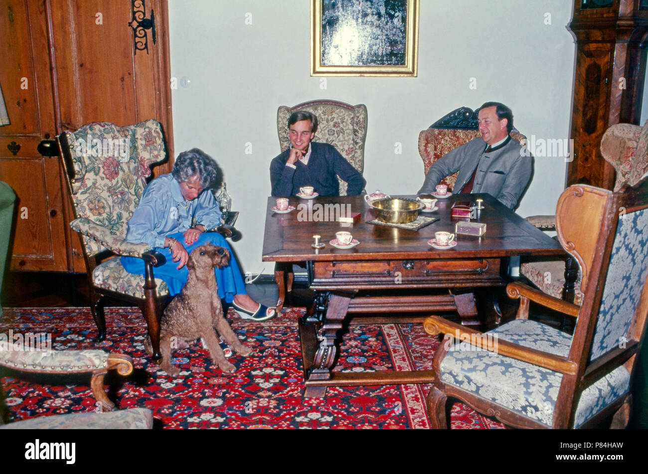 Oculi Gräfin Stauffenberg mit Sohn Alexander und Ehemann Otto Philipp ...