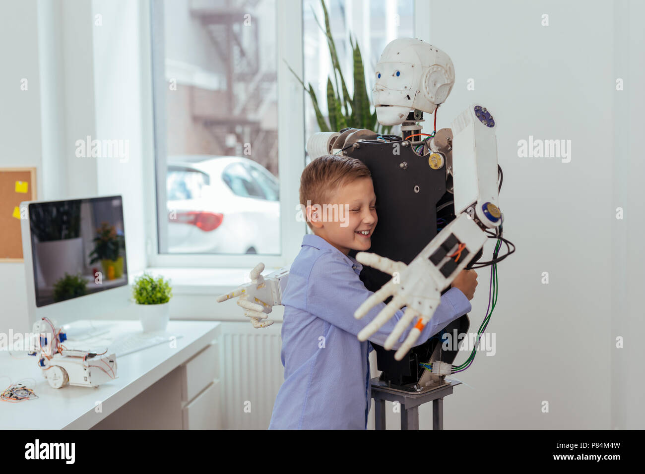 Hug robot hi-res stock photography and images - Alamy
