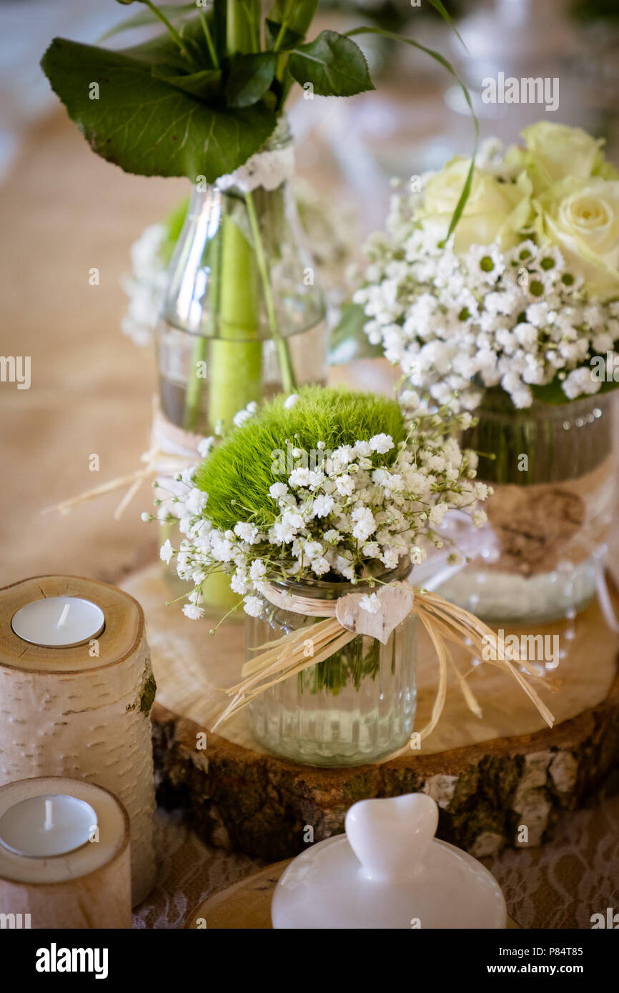 Rustic wedding background hi-res stock photography and images - Alamy