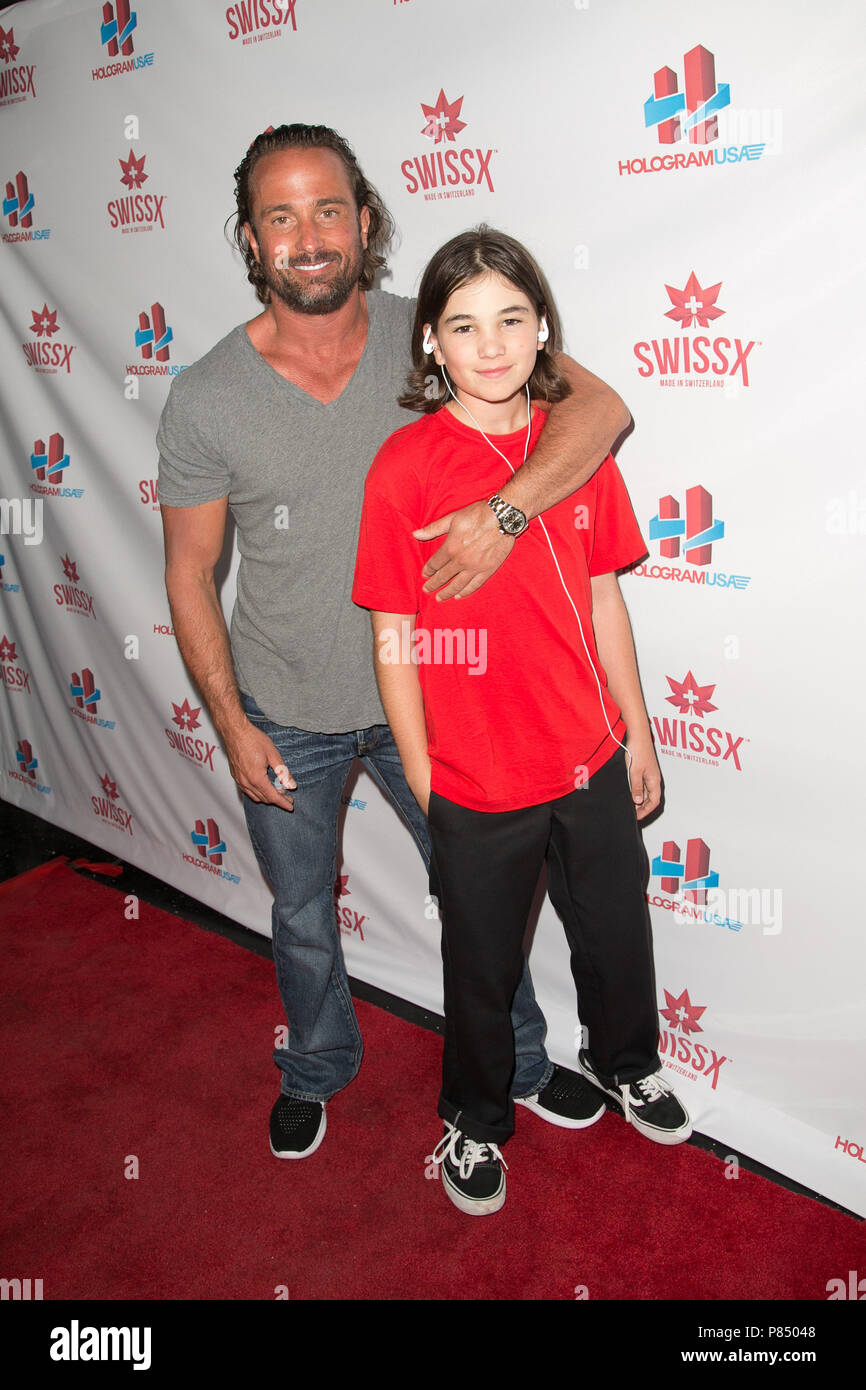 Celebrities attend debut of "The Jackie Wilson Story" at Hologram USA ...