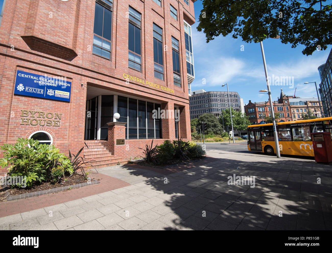 City centre police station hi-res stock photography and images - Alamy