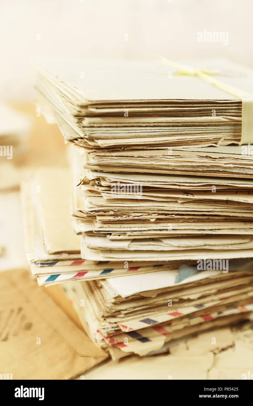 Pile of post letters hi-res stock photography and images - Alamy