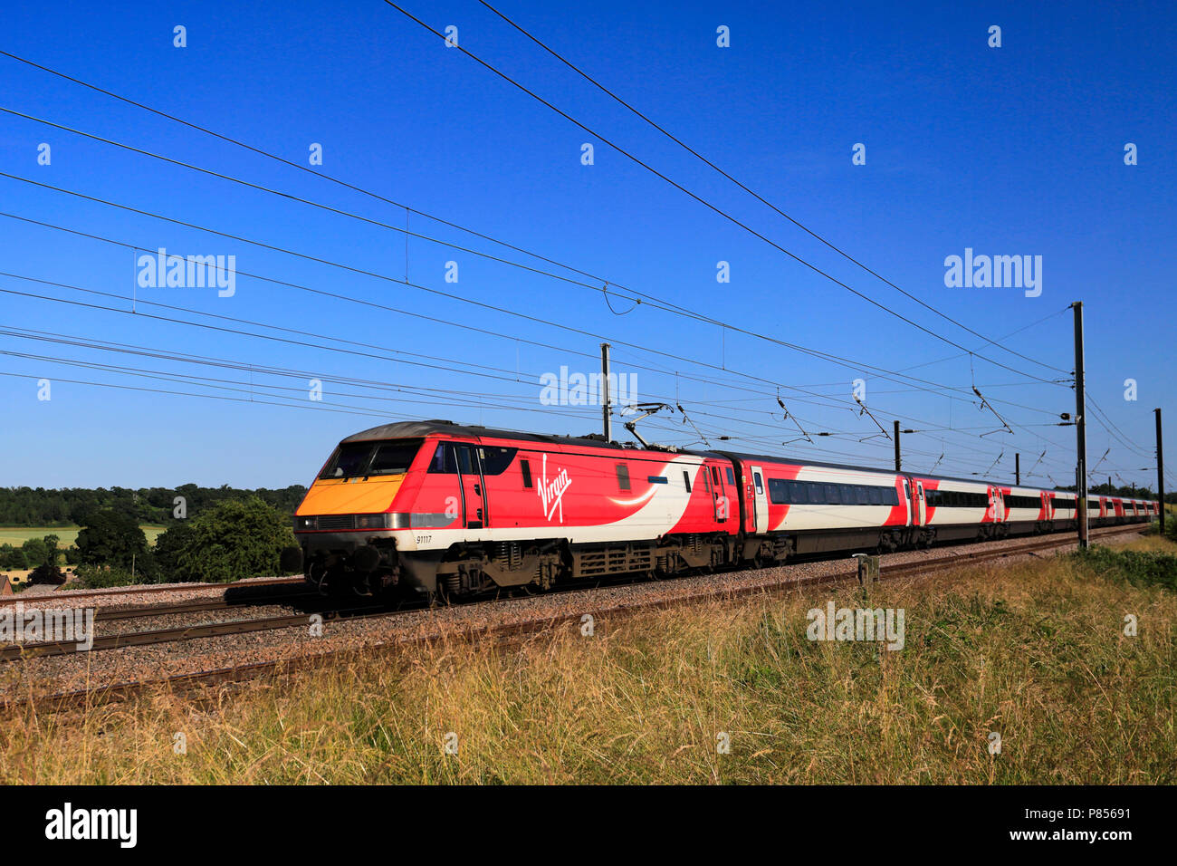 Virgin trains 91117 west riding limited hi-res stock photography and ...