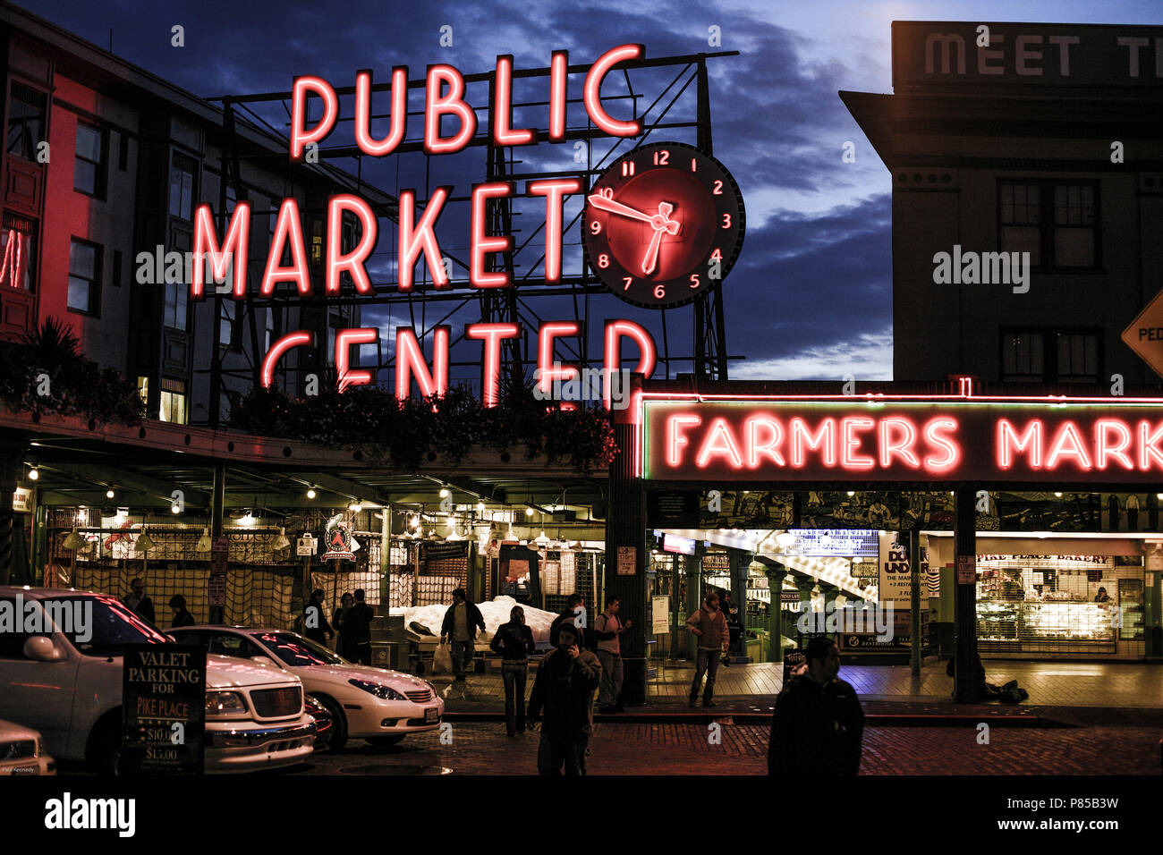 Public Market Center and Farmers Market on the waterfront in Seattle ...