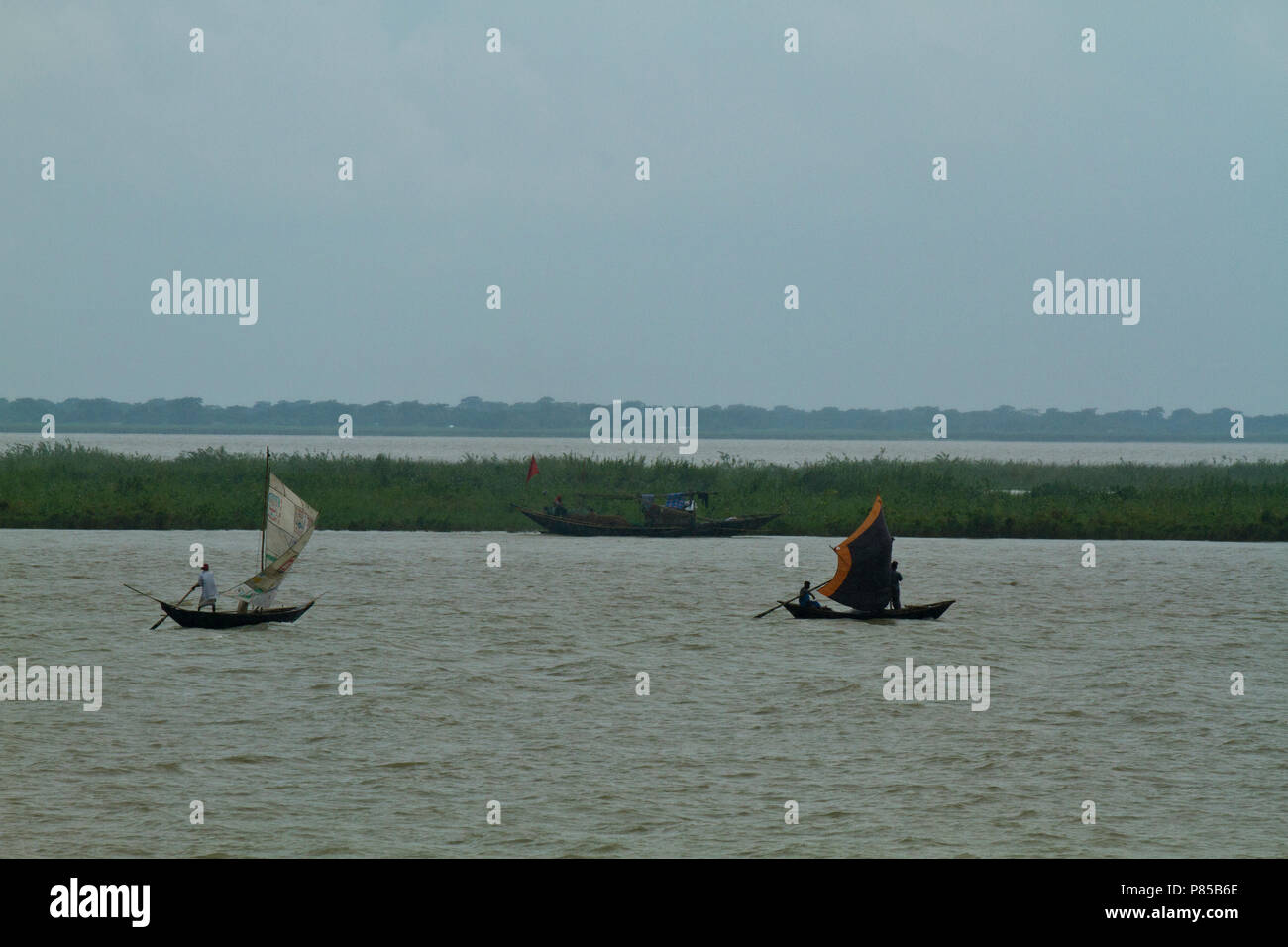 Fishing boats on the meghna river. Chandpur, Bangladesh Stock Photo - Alamy