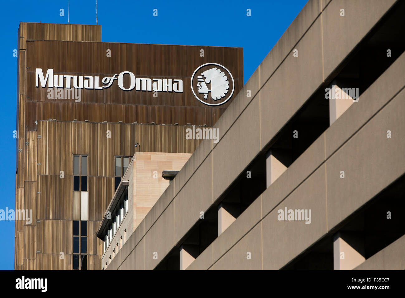 Mutual of omaha building hi-res stock photography and images - Alamy