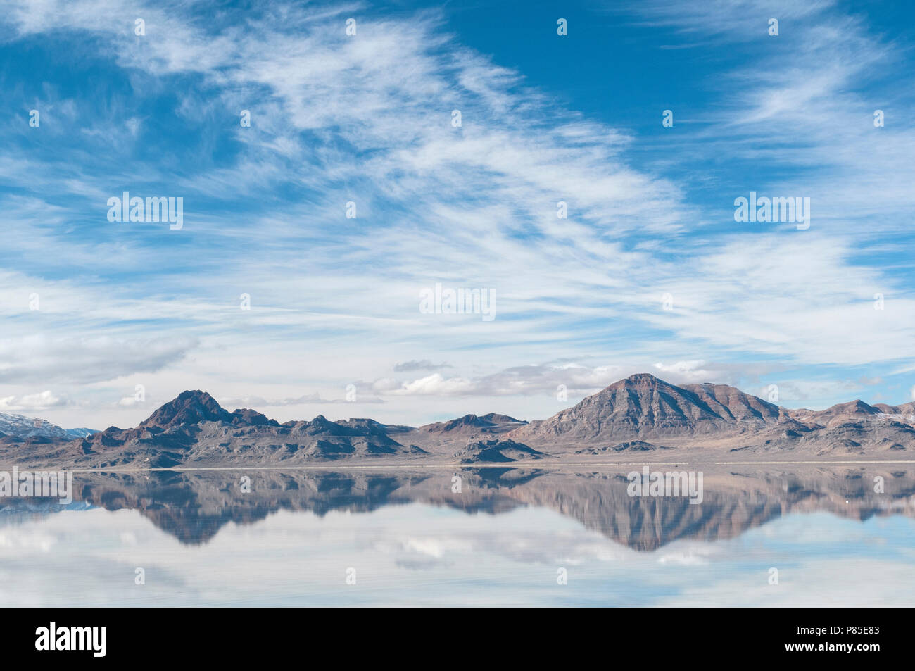 Bonneville salt flats reflection hi-res stock photography and images ...