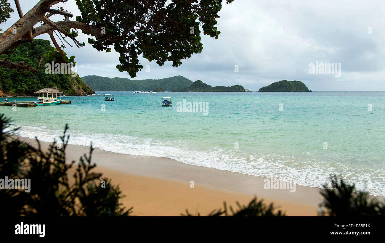 Batteaux hi-res stock photography and images - Alamy