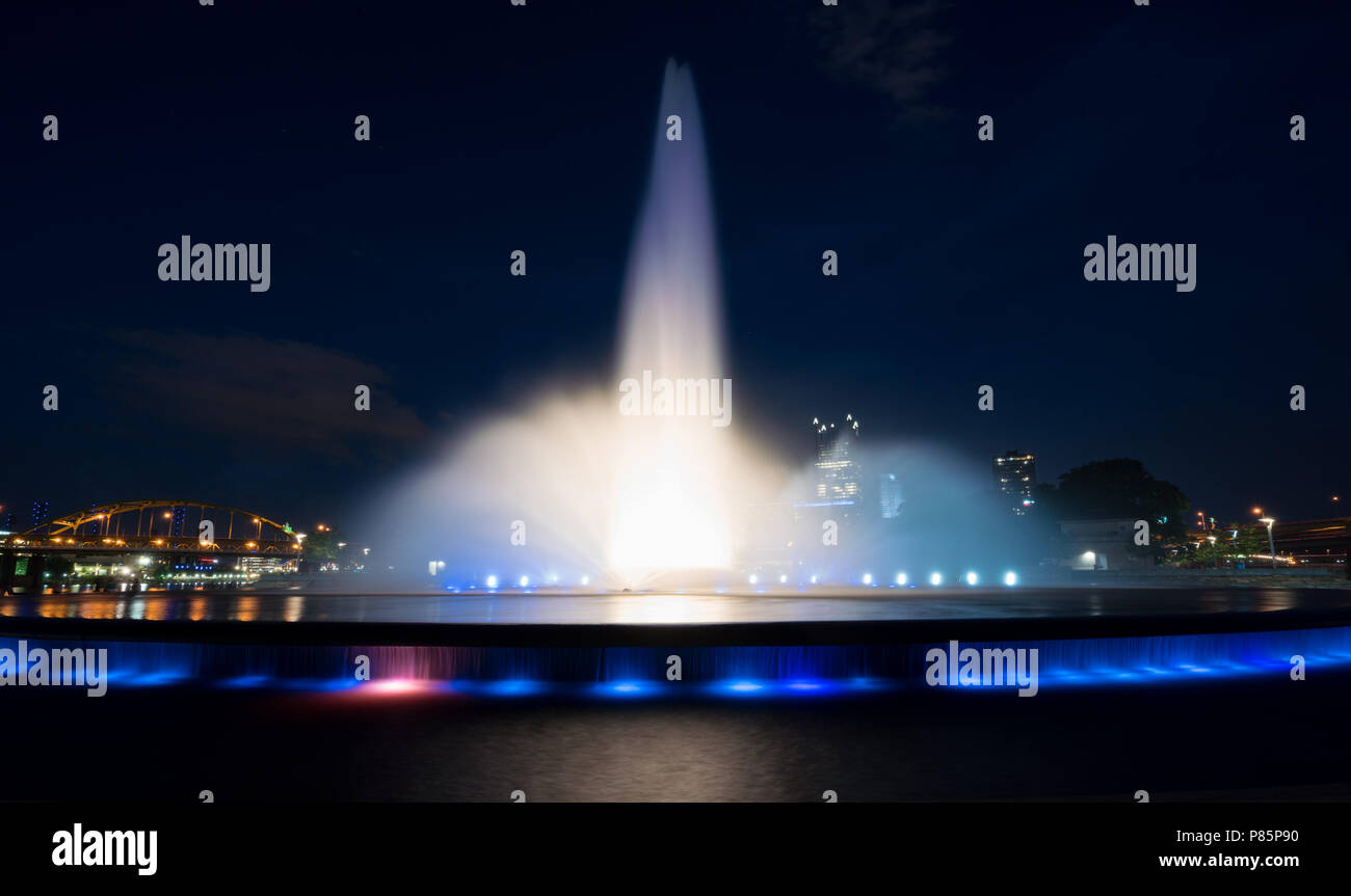 Point state park fountain hi-res stock photography and images - Alamy