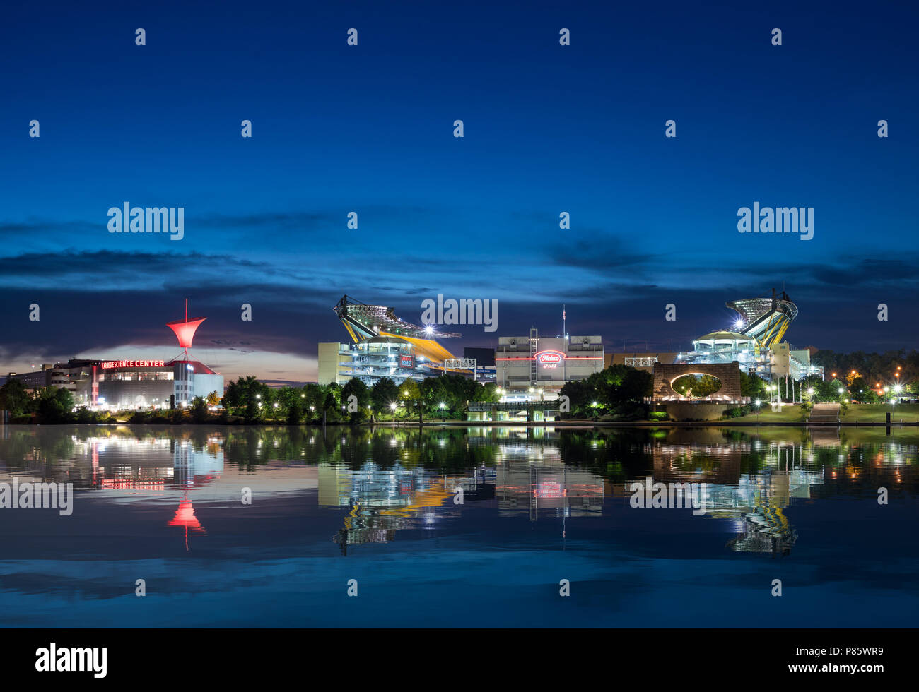 Night pittsburgh skyline hi-res stock photography and images - Alamy