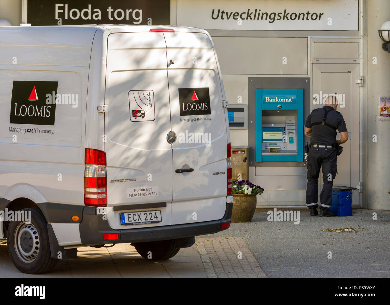 Security van hi-res stock photography and images - Alamy