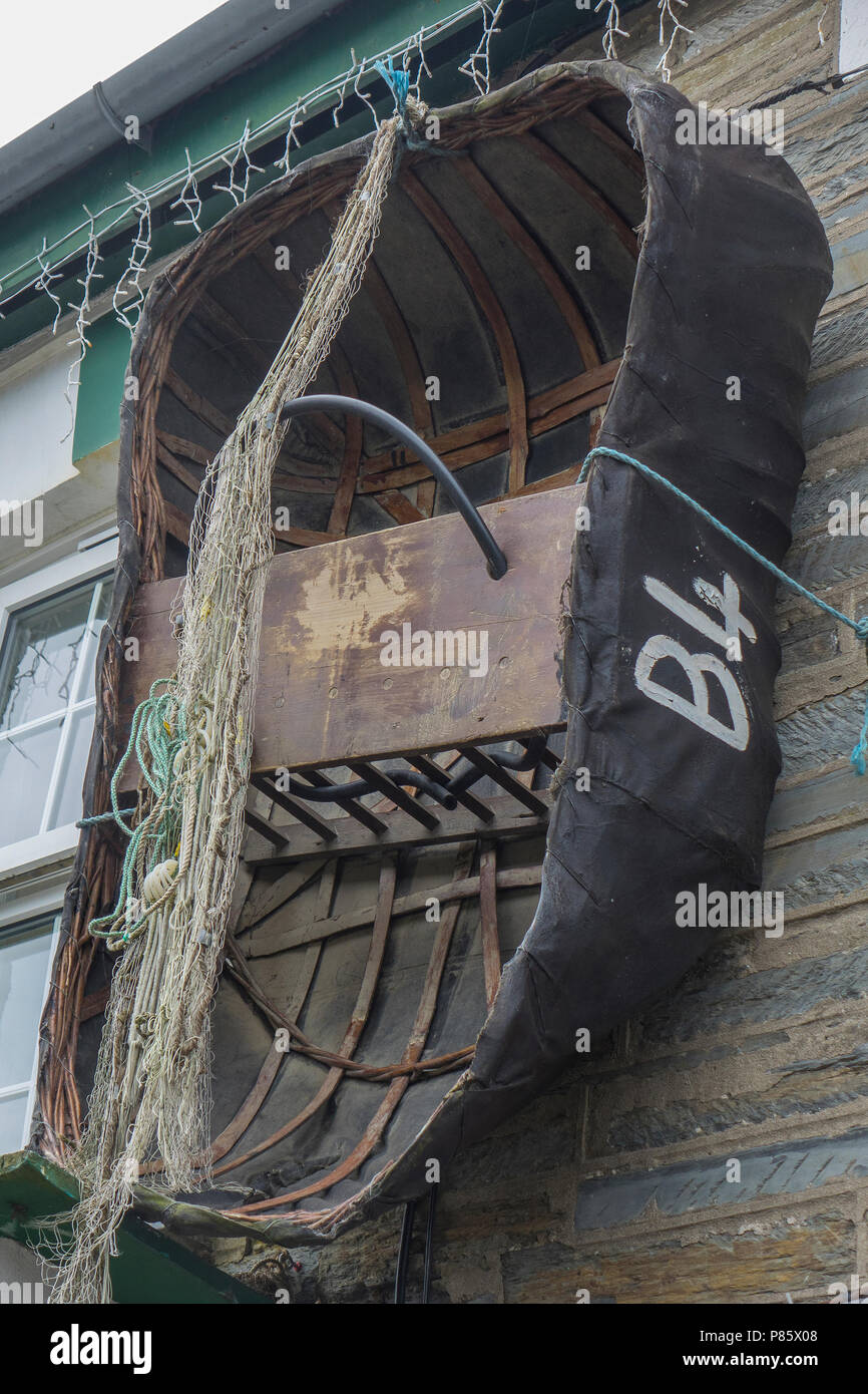 Coracle wales hi-res stock photography and images - Alamy