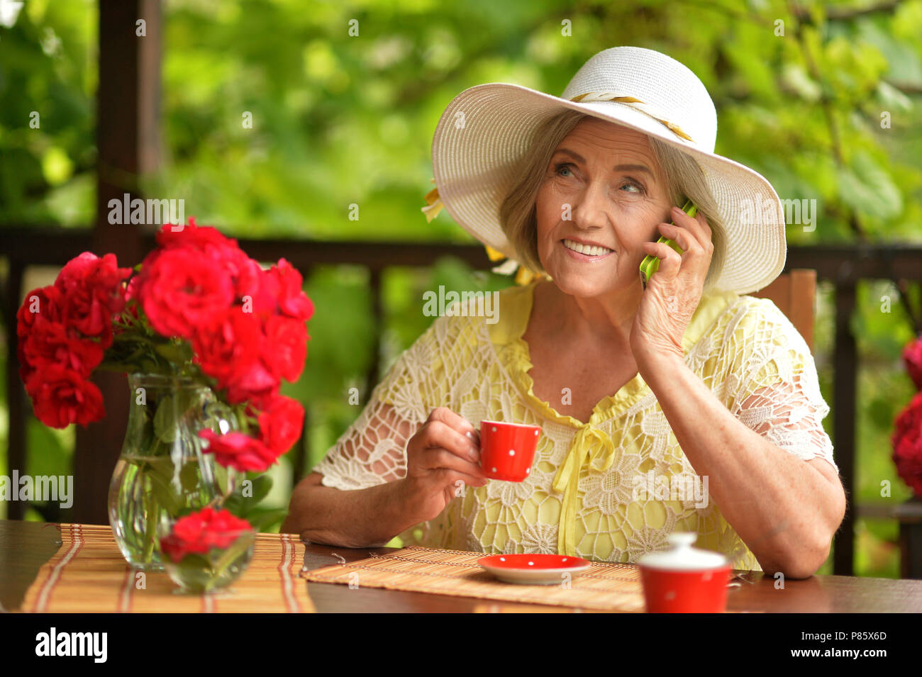 Senior talking with youth hi-res stock photography and images - Alamy