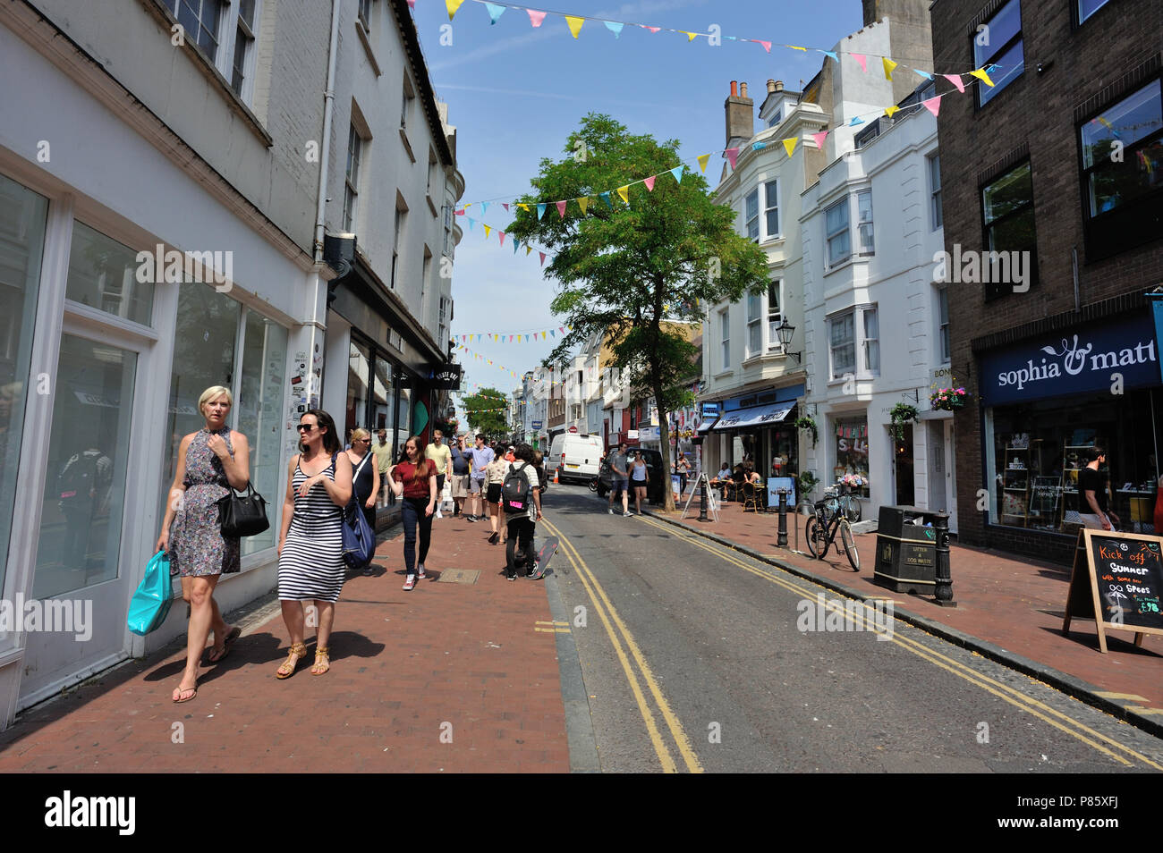 Street Scene in Brighton, English Seaside Town, Brighton & Hove, East ...