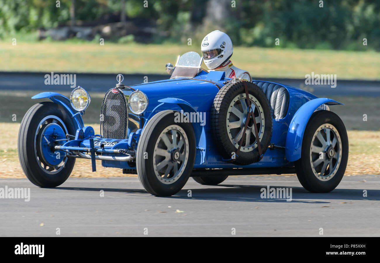 Classic car racing Stock Photo - Alamy