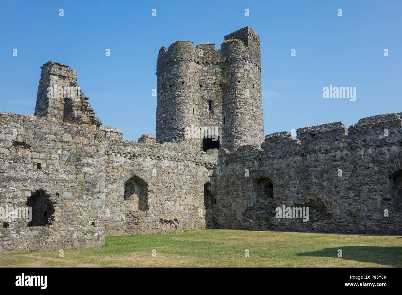 Kidwelly castle hi-res stock photography and images - Alamy