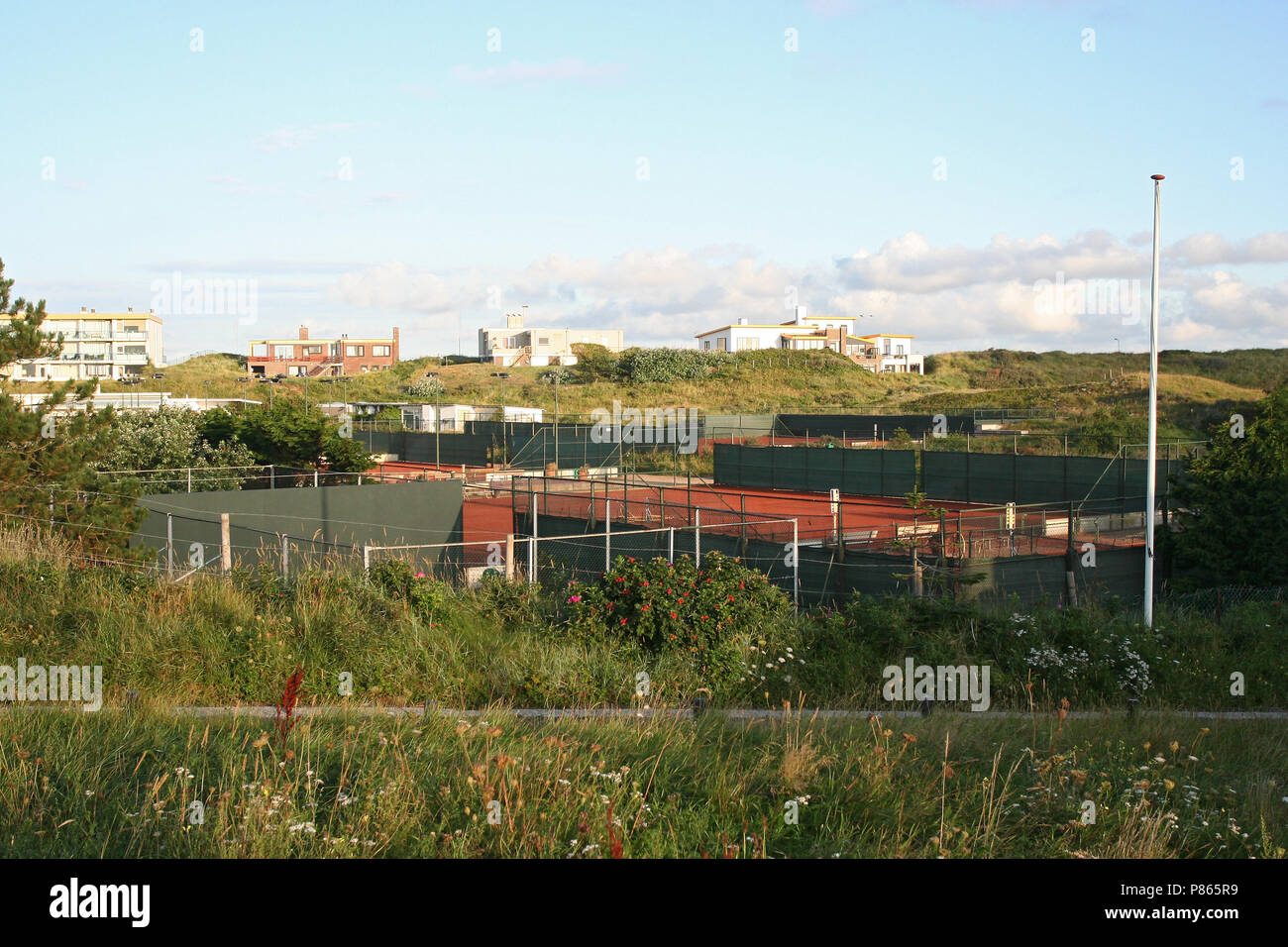 Tennisbaan hi-res stock photography and images - Alamy