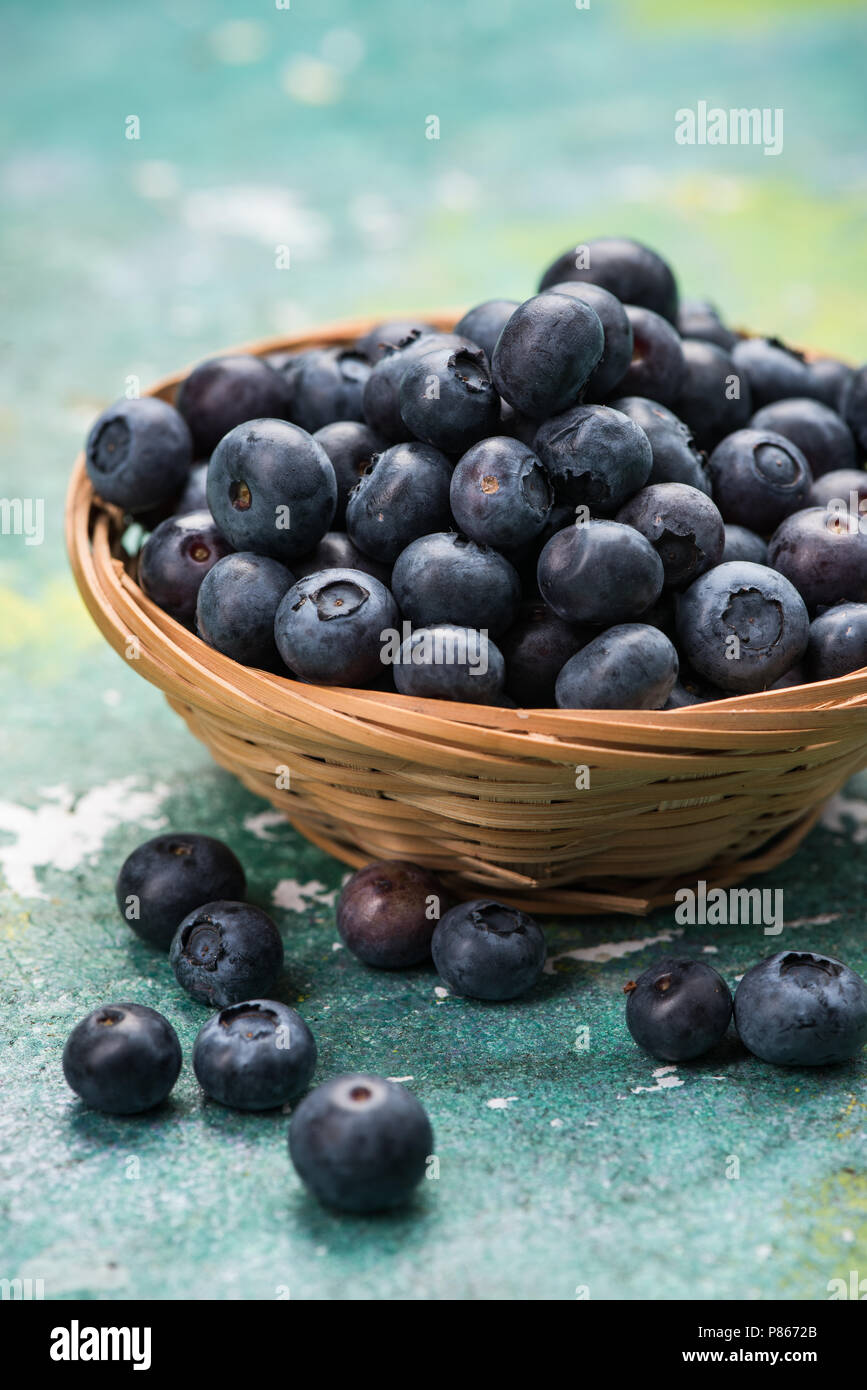 Fresh ripe blueberry in basket Stock Photo - Alamy