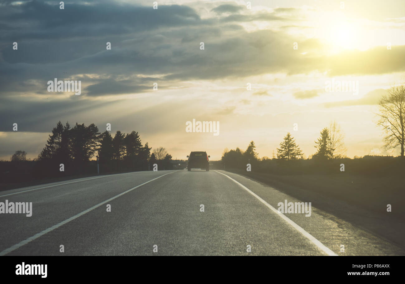 Car going fast on highway hi-res stock photography and images - Alamy