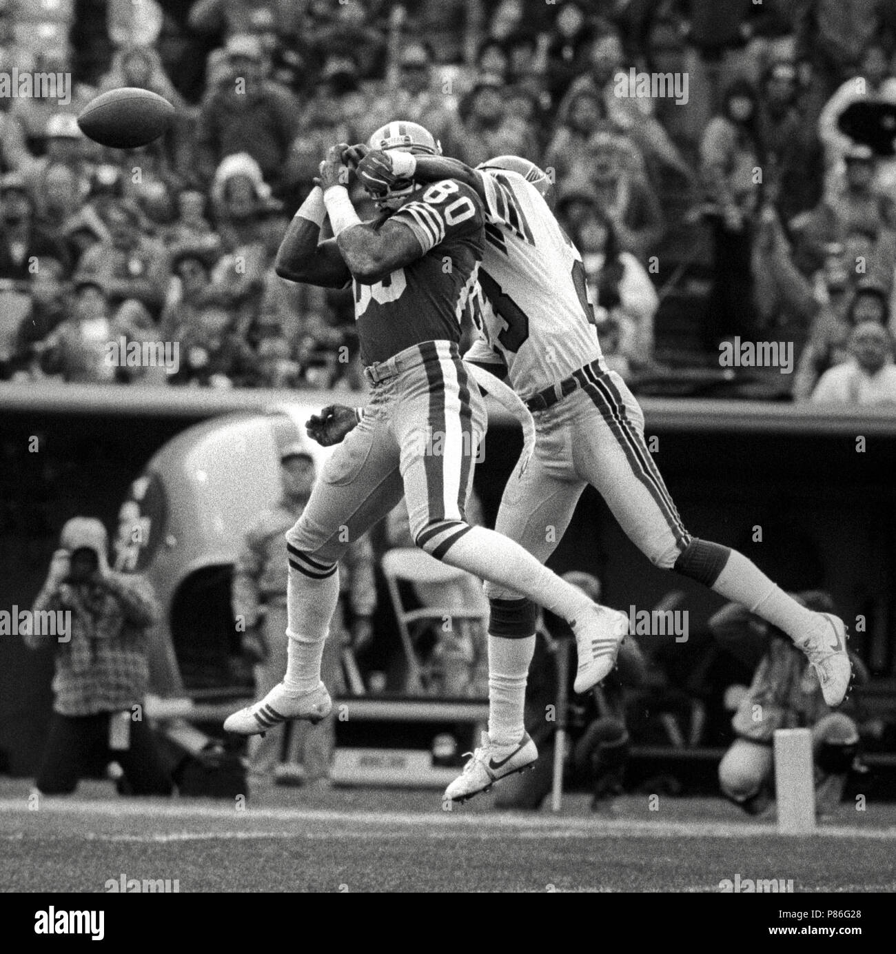 Jerry butler football hi-res stock photography and images - Alamy