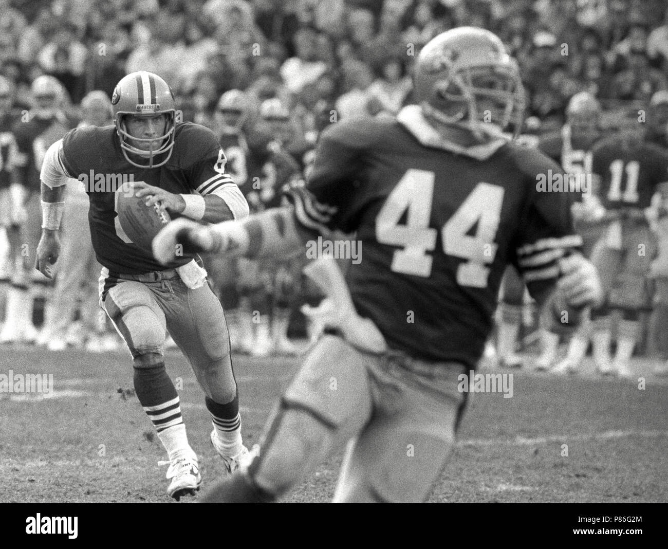 Steve young 1987 hi-res stock photography and images - Alamy