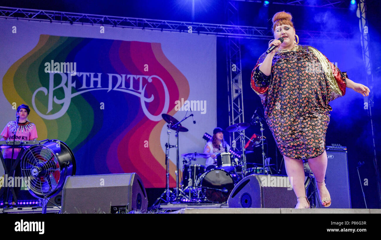Beth ditto hi-res stock photography and images - Alamy