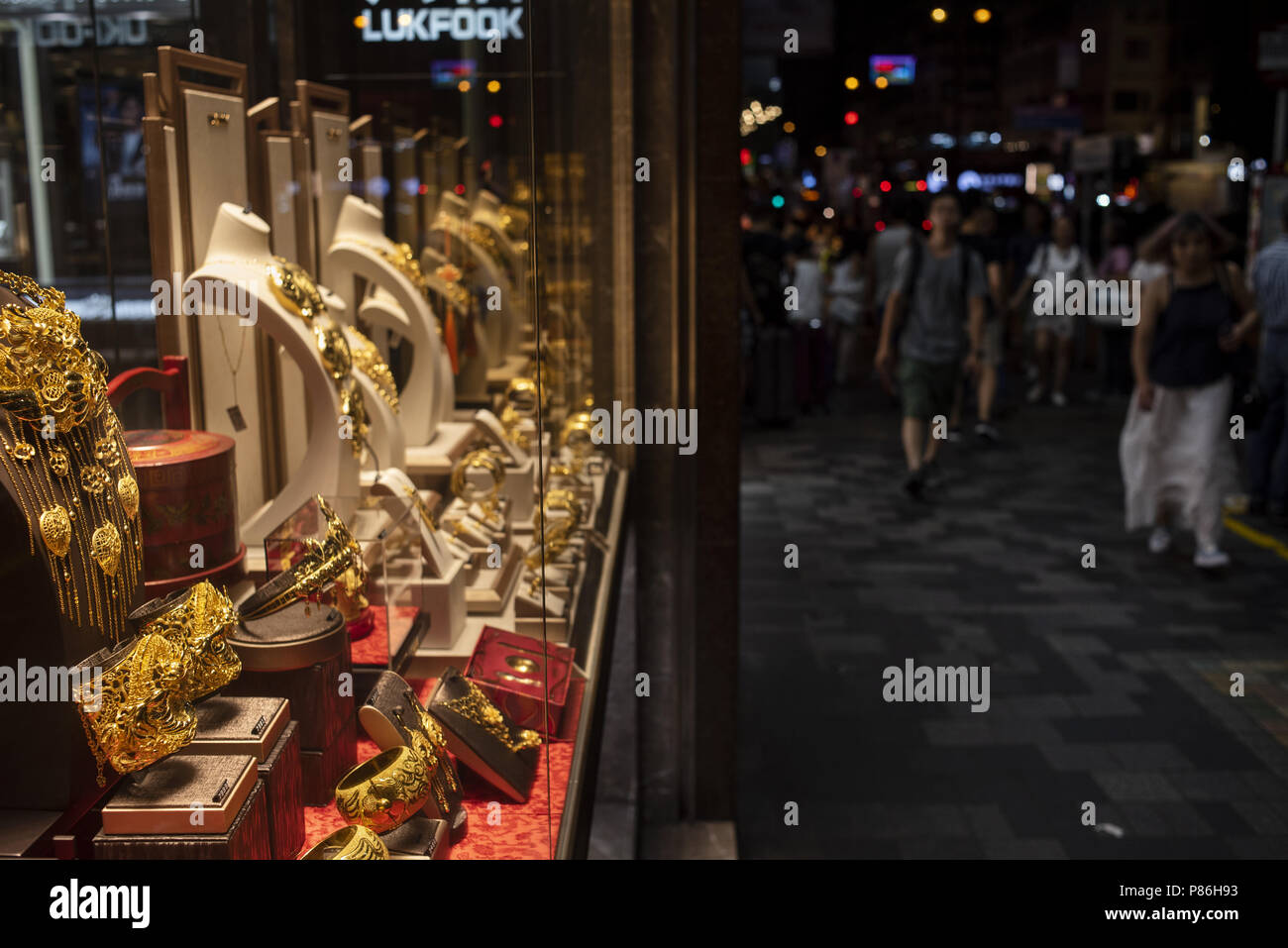 Kowloon, Hong Kong. 6th July, 2018. Luk Fook jewellery gold product window display in Hong Kong ...