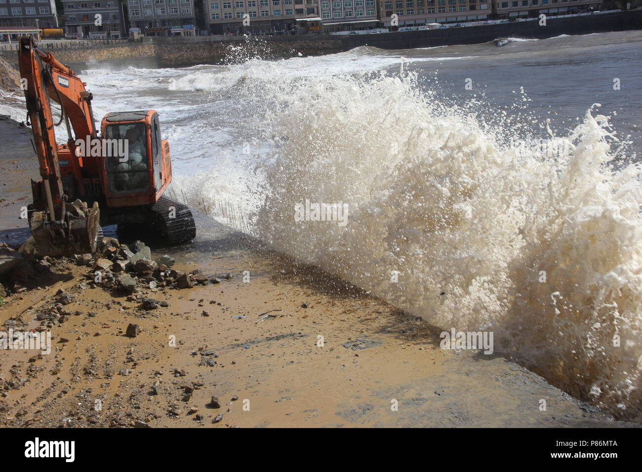 Wenling, Wenling, China. 10th July, 2018. Wenling, CHINA-People prepare ...