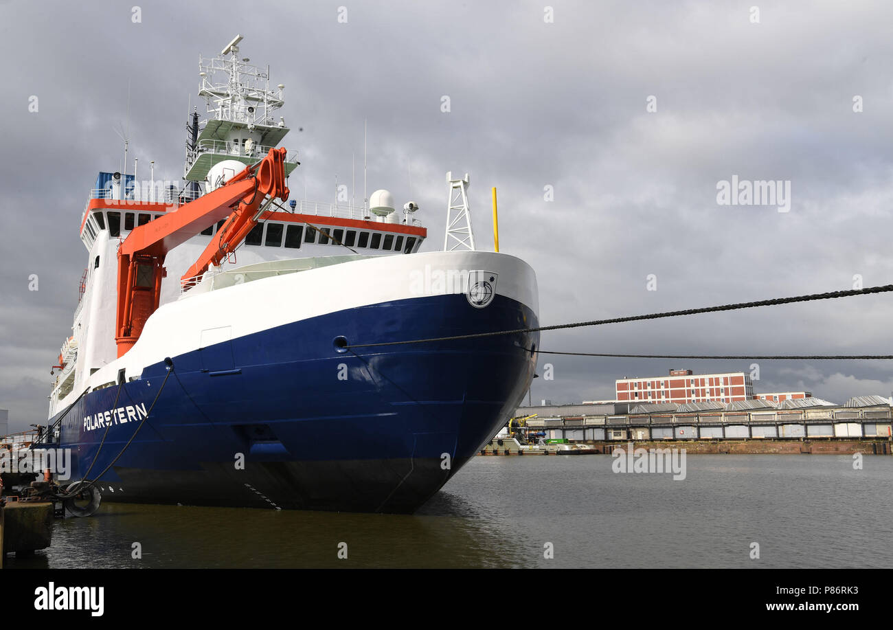 Bremerhaven, Germany. 10th July, 2018. The research vessel 'Polarstern ...