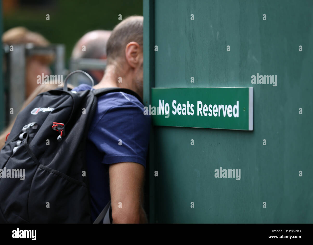 Wimbledon tennis court seats hi-res stock photography and images - Alamy