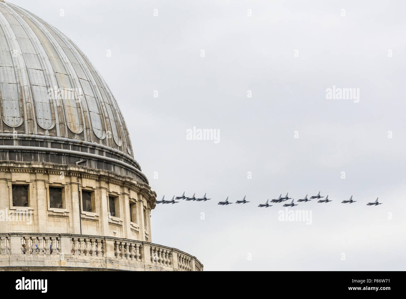 Types of hawk hi-res stock photography and images - Alamy