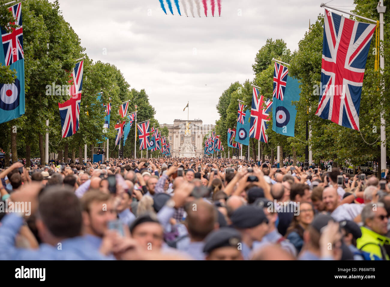 Crowds gather along The Mall to help celebrate the 100th anniversary of ...