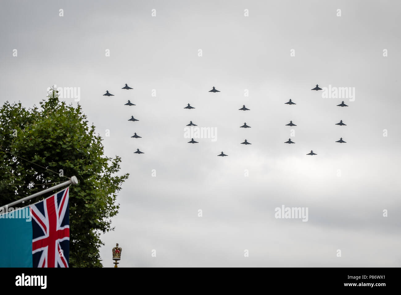 Crowds gather along The Mall to help celebrate the 100th anniversary of ...