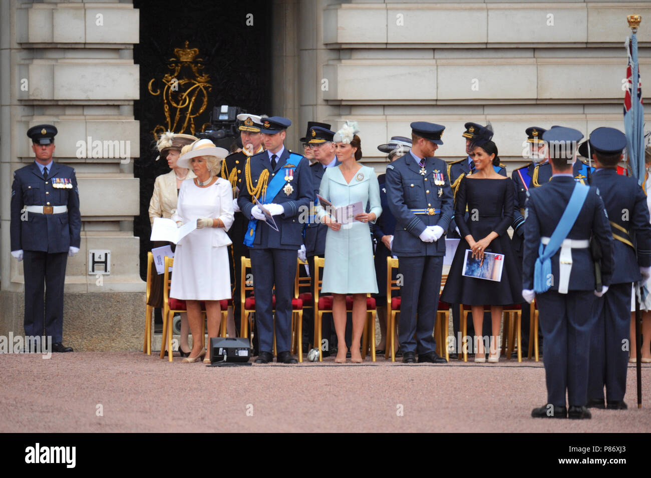 Raf flying officers hi-res stock photography and images - Alamy