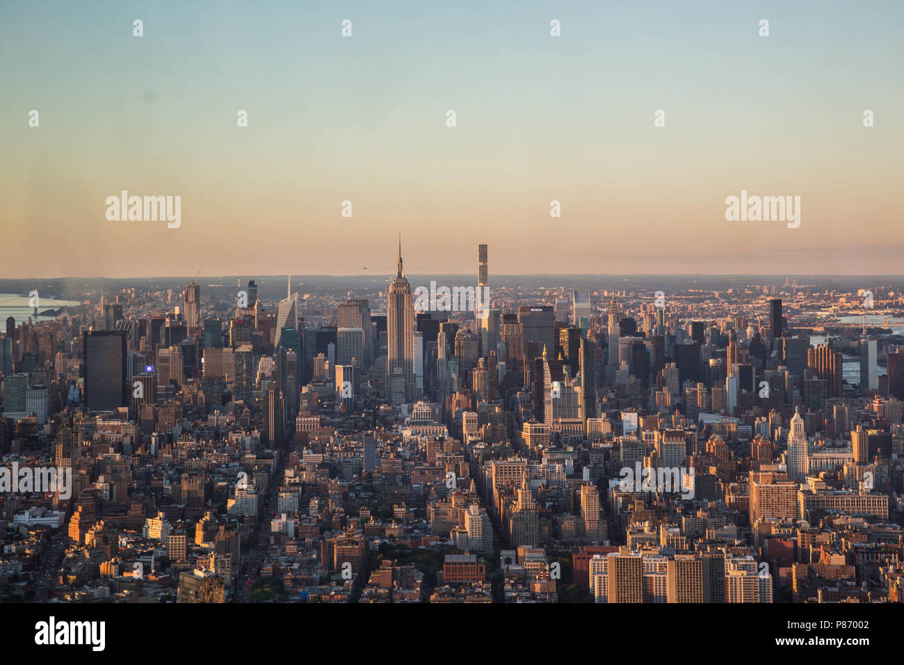 Photo new york cityscape skyline hi-res stock photography and images ...