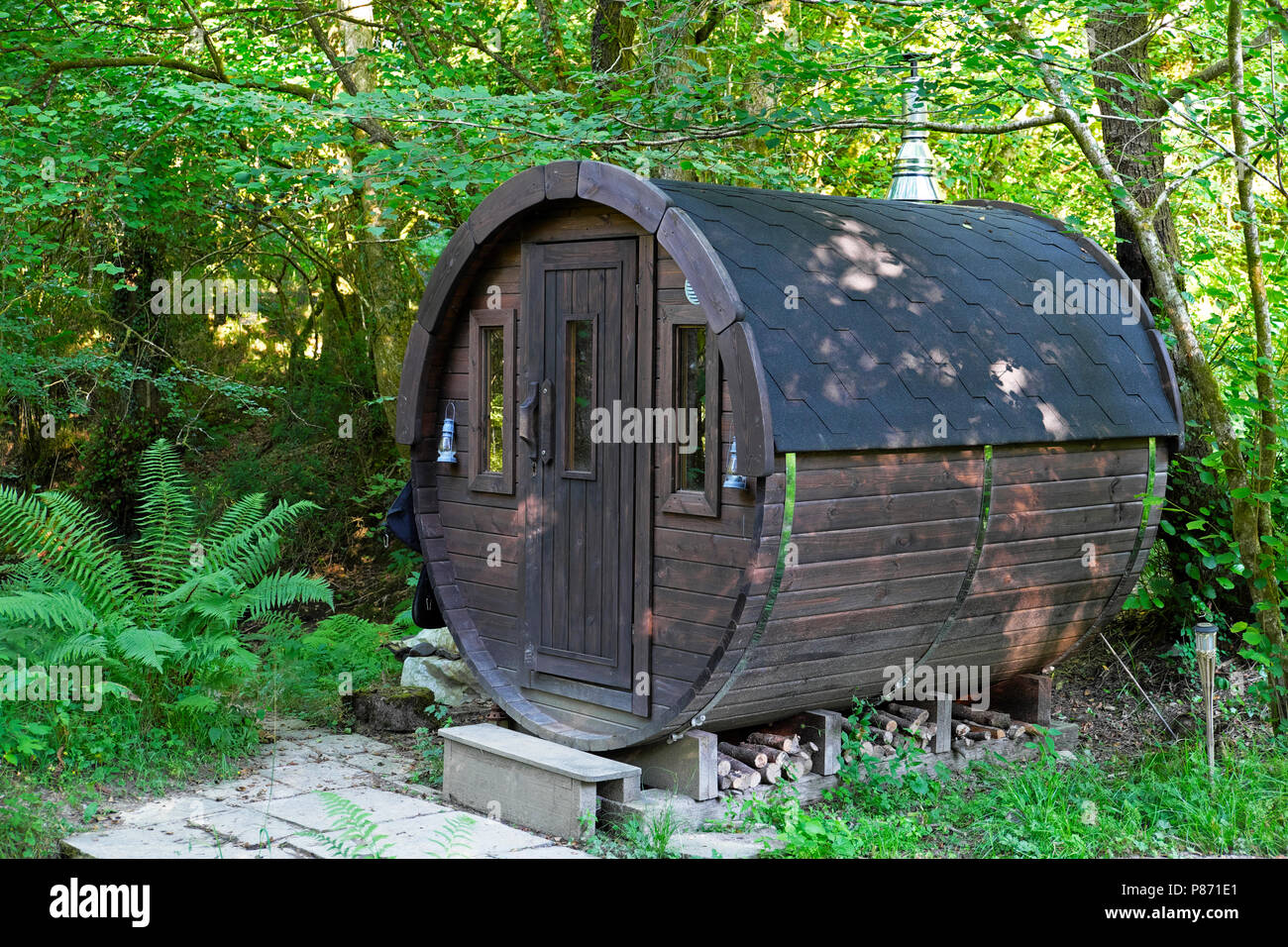 Barrel sauna hi-res stock photography and images - Alamy