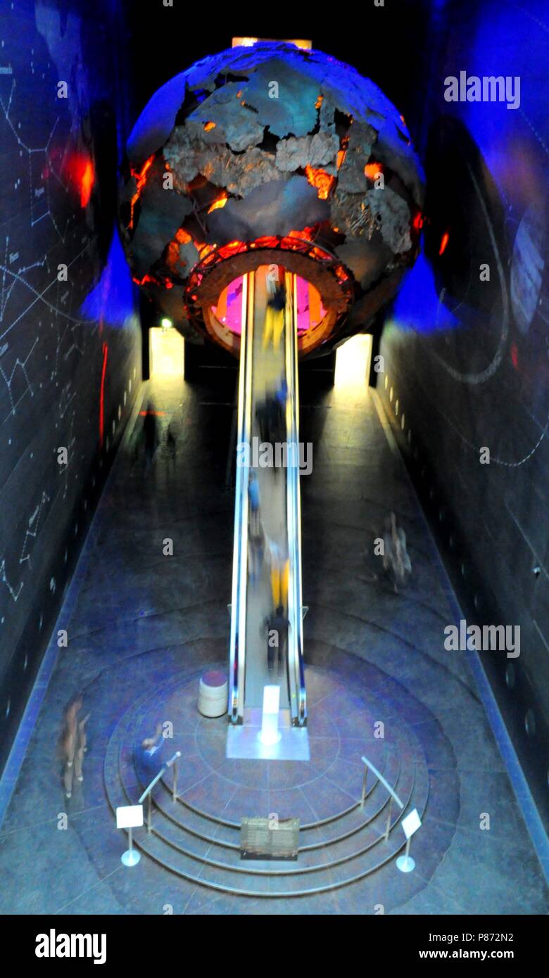 Natural history museum earth hall hi-res stock photography and images ...