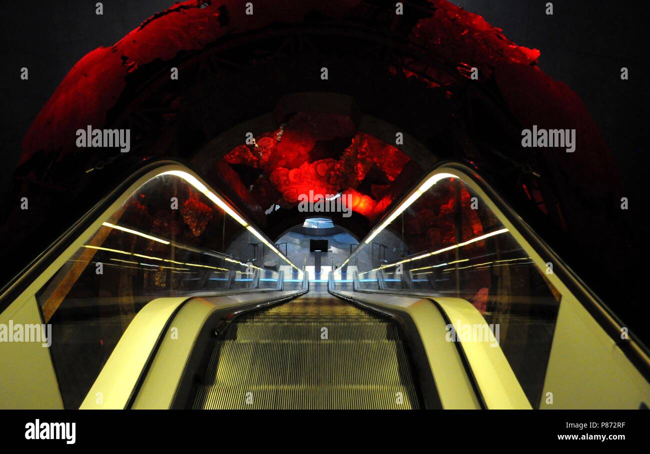 Natural history museum earth hall hi-res stock photography and images ...