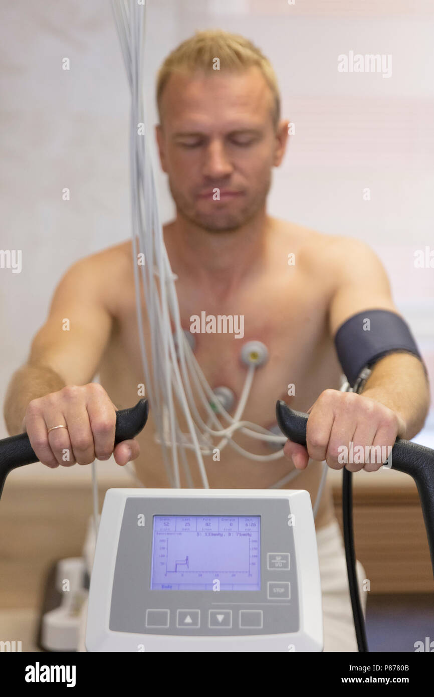 Load ecg hi-res stock photography and images - Alamy