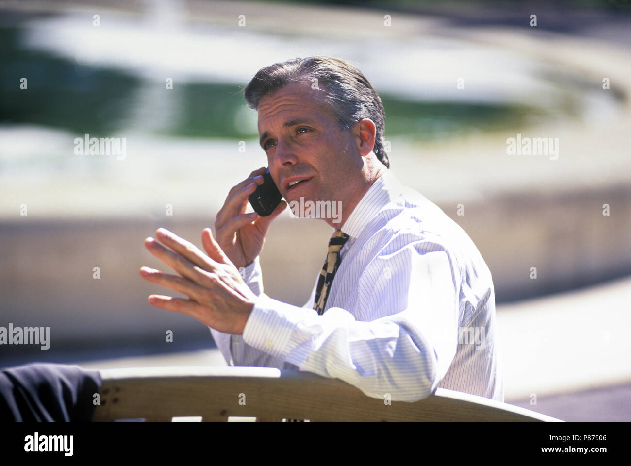 Cellular phone 1990's hi-res stock photography and images - Alamy