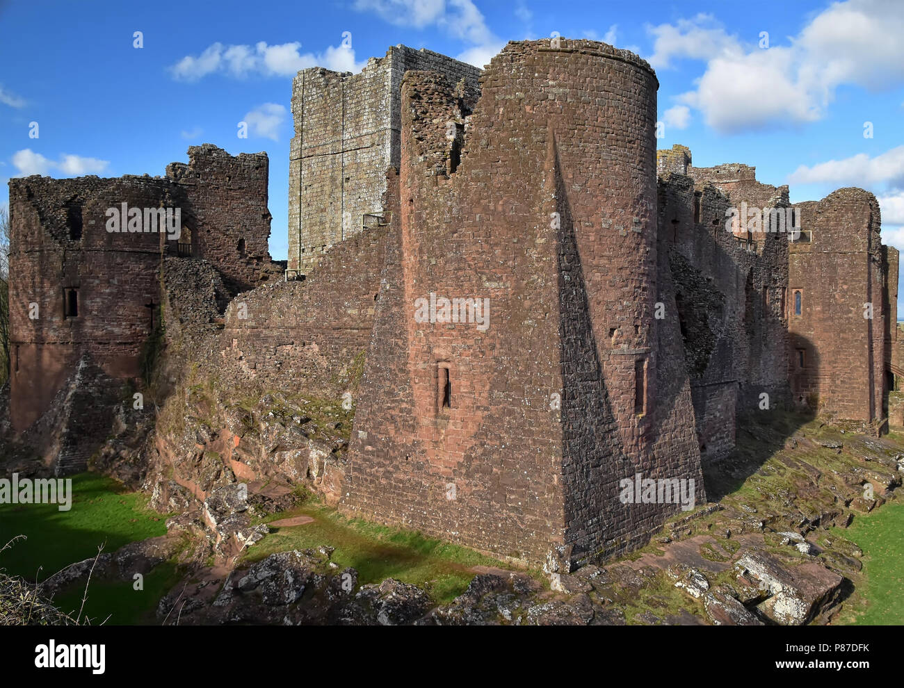Landscape of goodrich castle hi-res stock photography and images - Alamy