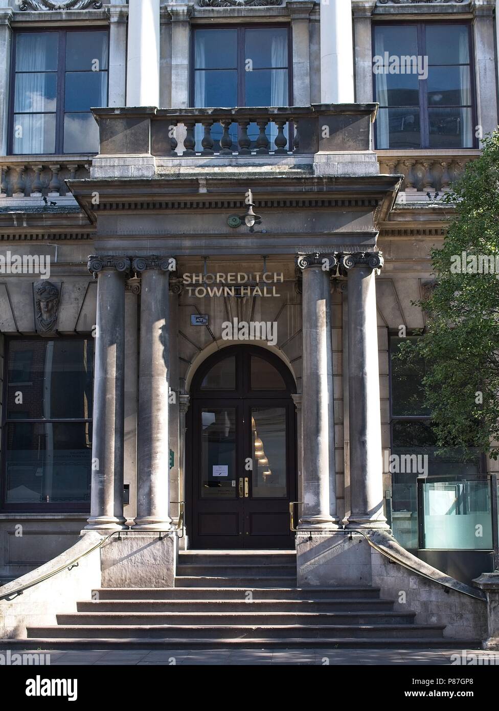 Shoreditch town hall hi-res stock photography and images - Alamy