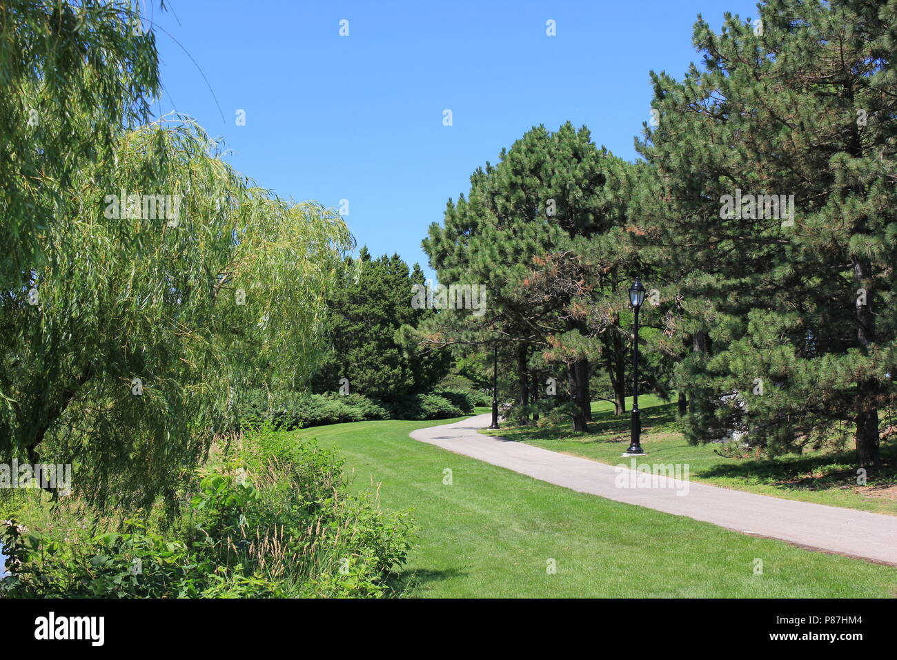 Chicago lakefront recreational path hi-res stock photography and images ...