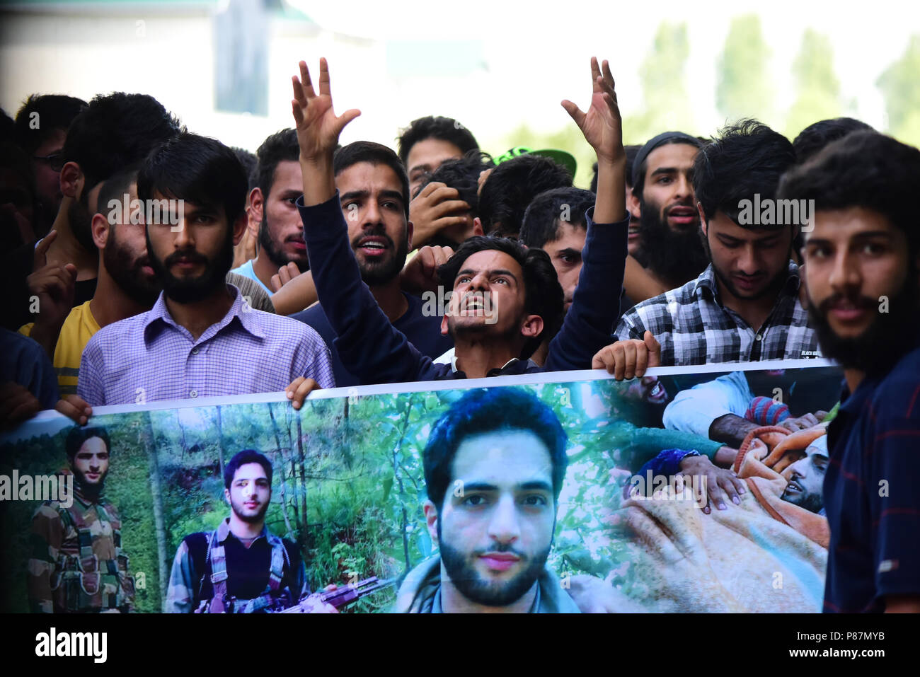 Srinagar, India. 08th July, 2018. Students shout Pro-Freedom slogans ...