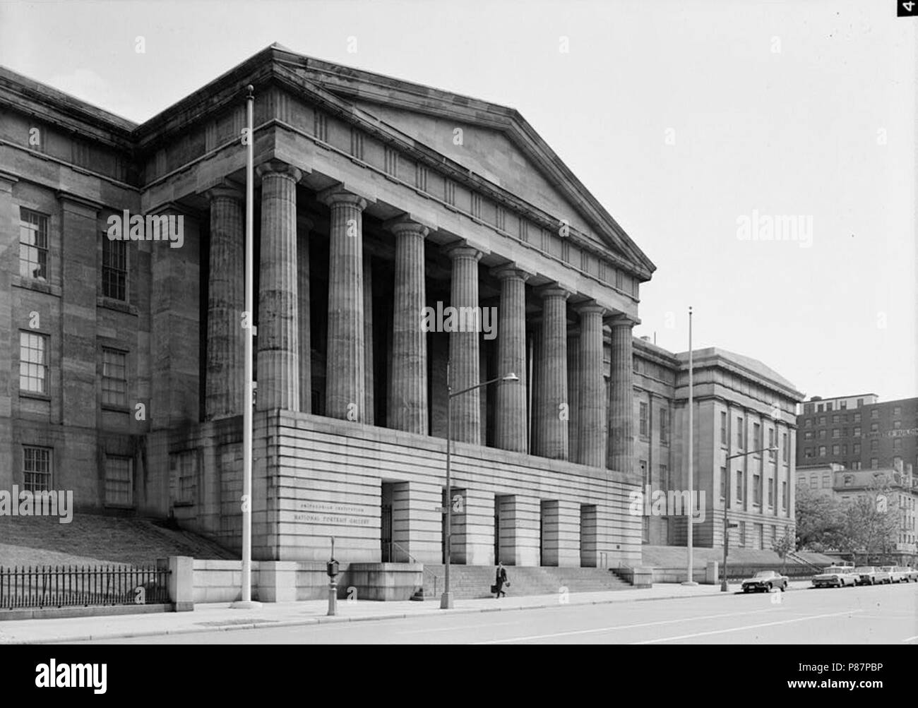 Front portico hi-res stock photography and images - Alamy