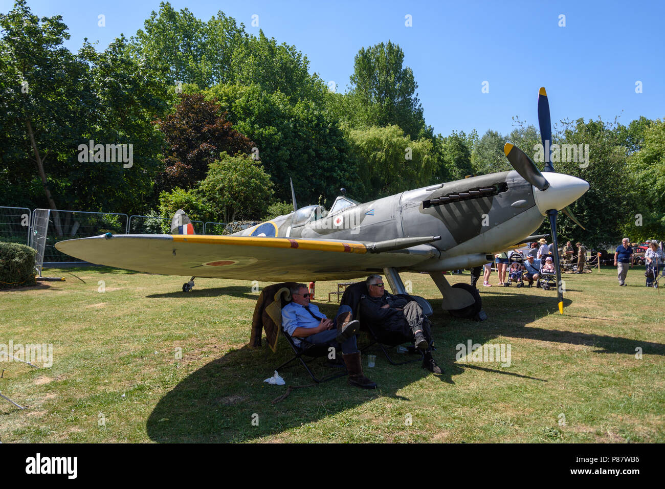 Mk ix supermarine spitfireen398 je j hi-res stock photography and ...