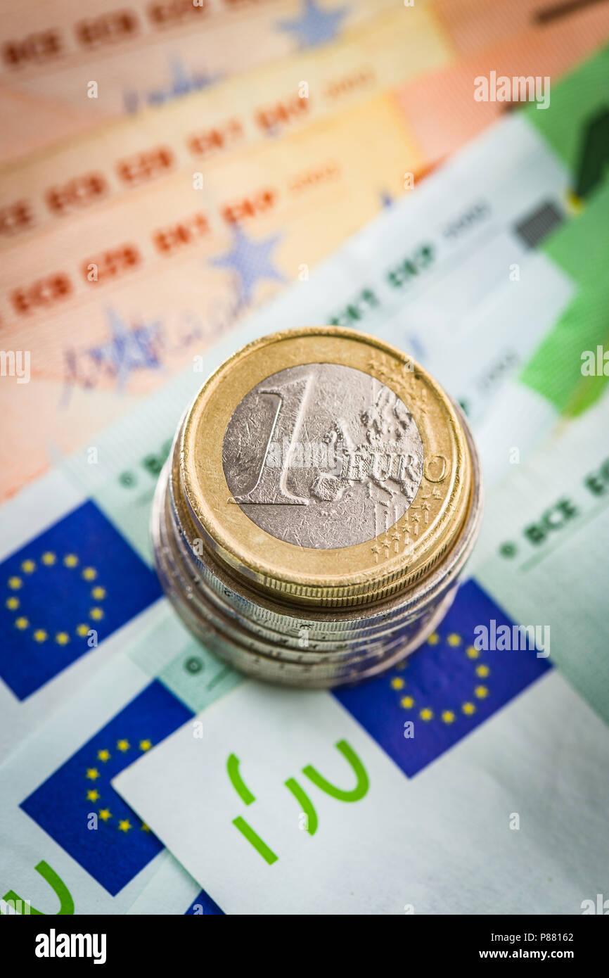 Money paper euro hi-res stock photography and images - Alamy