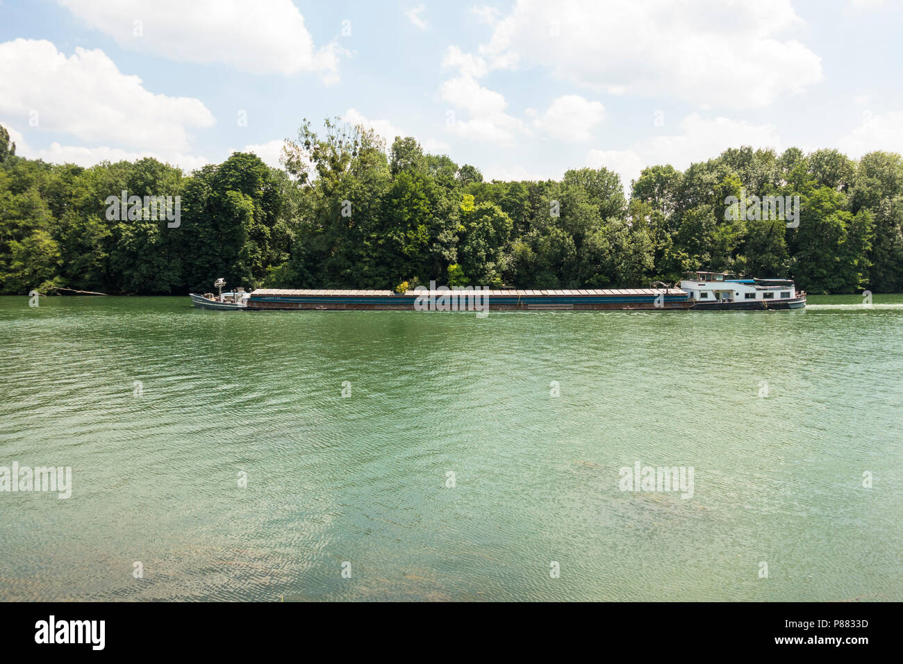 Self propelled barge hi-res stock photography and images - Alamy
