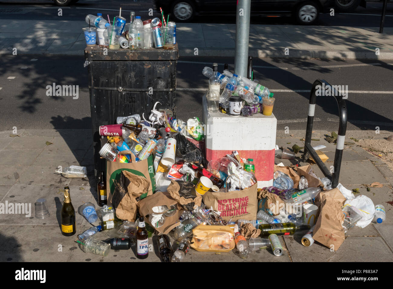 Piles of plastic bottles hi-res stock photography and images - Alamy