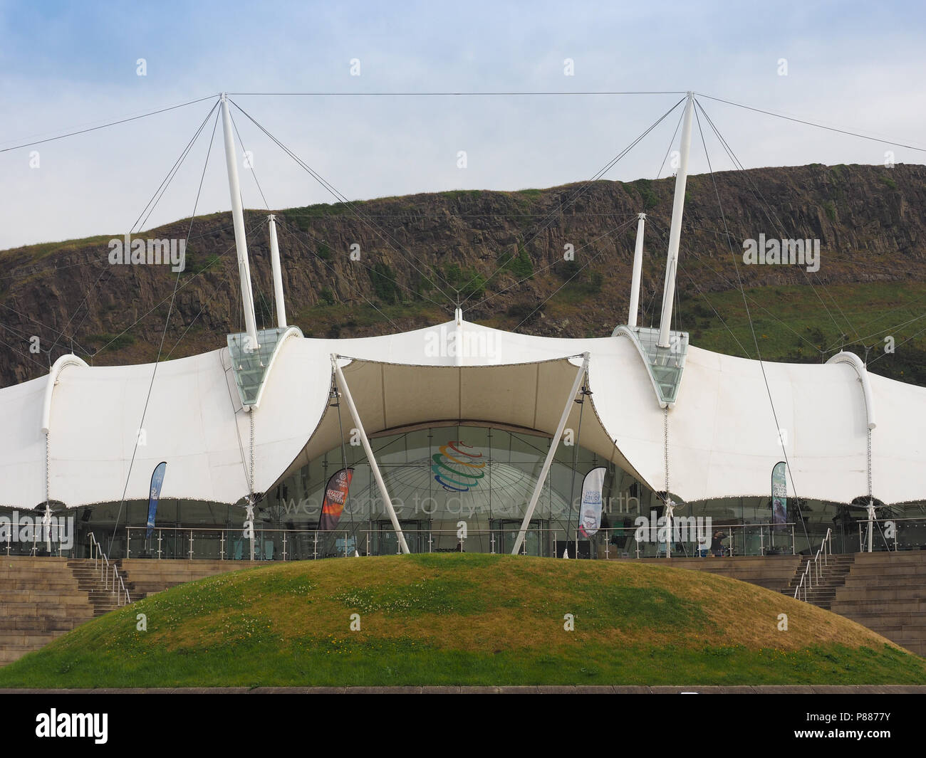 Dynamic earth centre edinburgh hi-res stock photography and images - Alamy